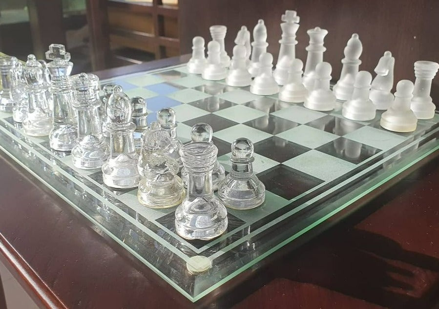 Glass Chess – chessleb